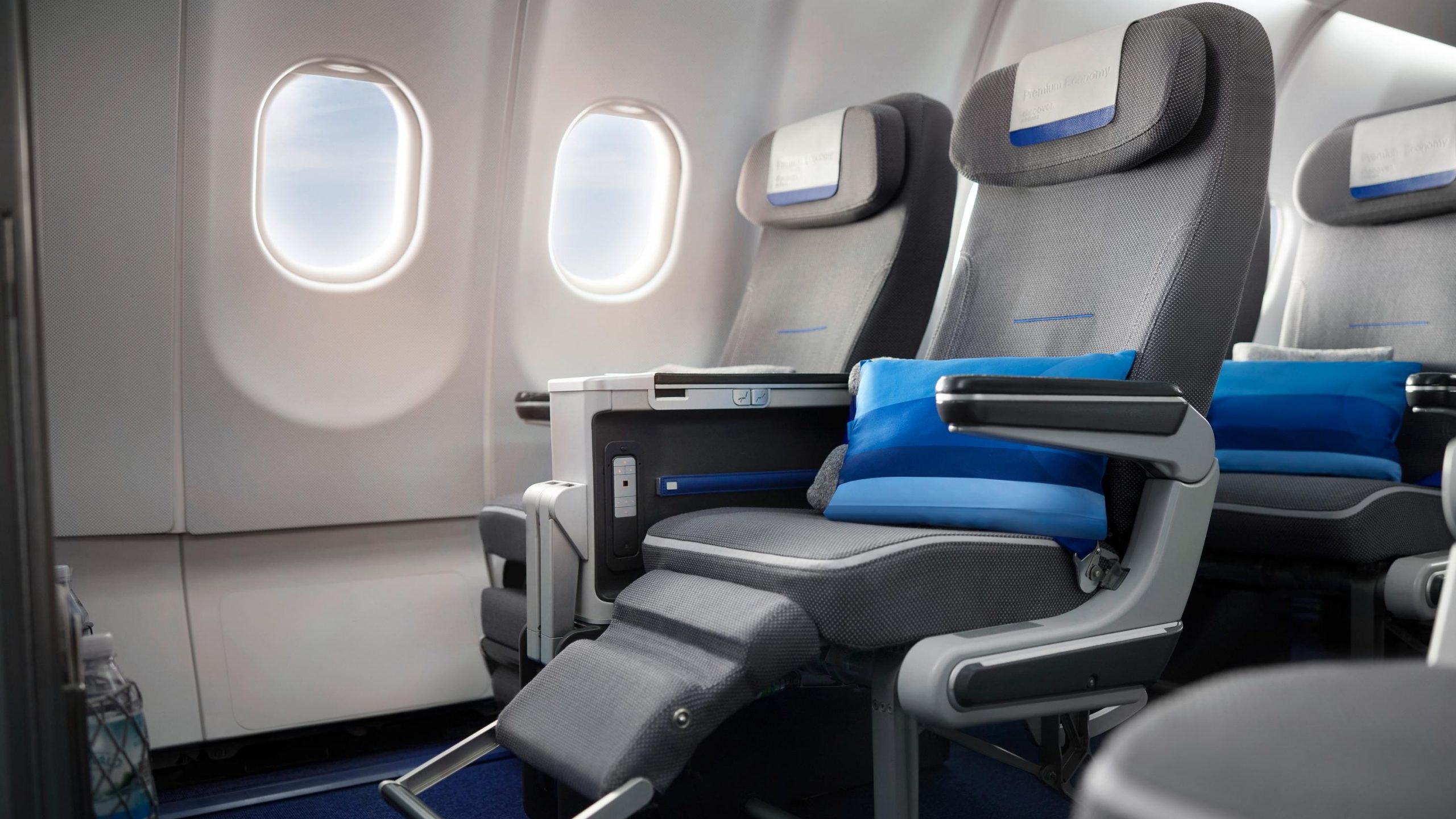 Reserve seat | Discover Airlines