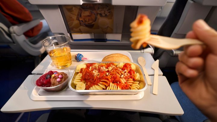 Economy Class Services auf Langstreckenflügen | Discover Airlines